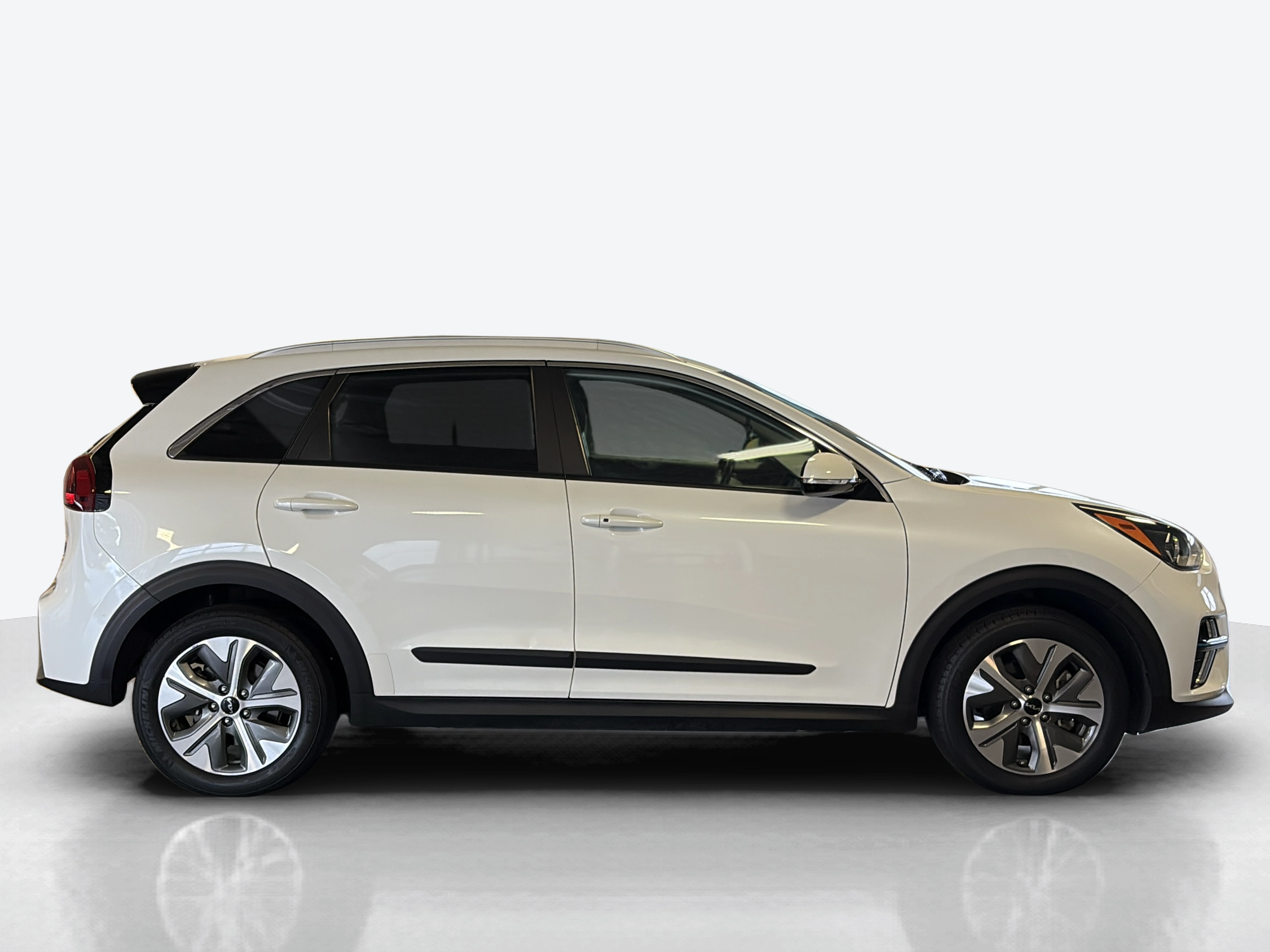 2022 Kia Niro EV | Starts at $409/mo | 30,282 mi | White